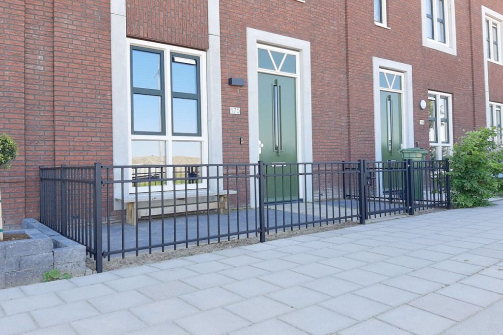 Voortuin met Hekje